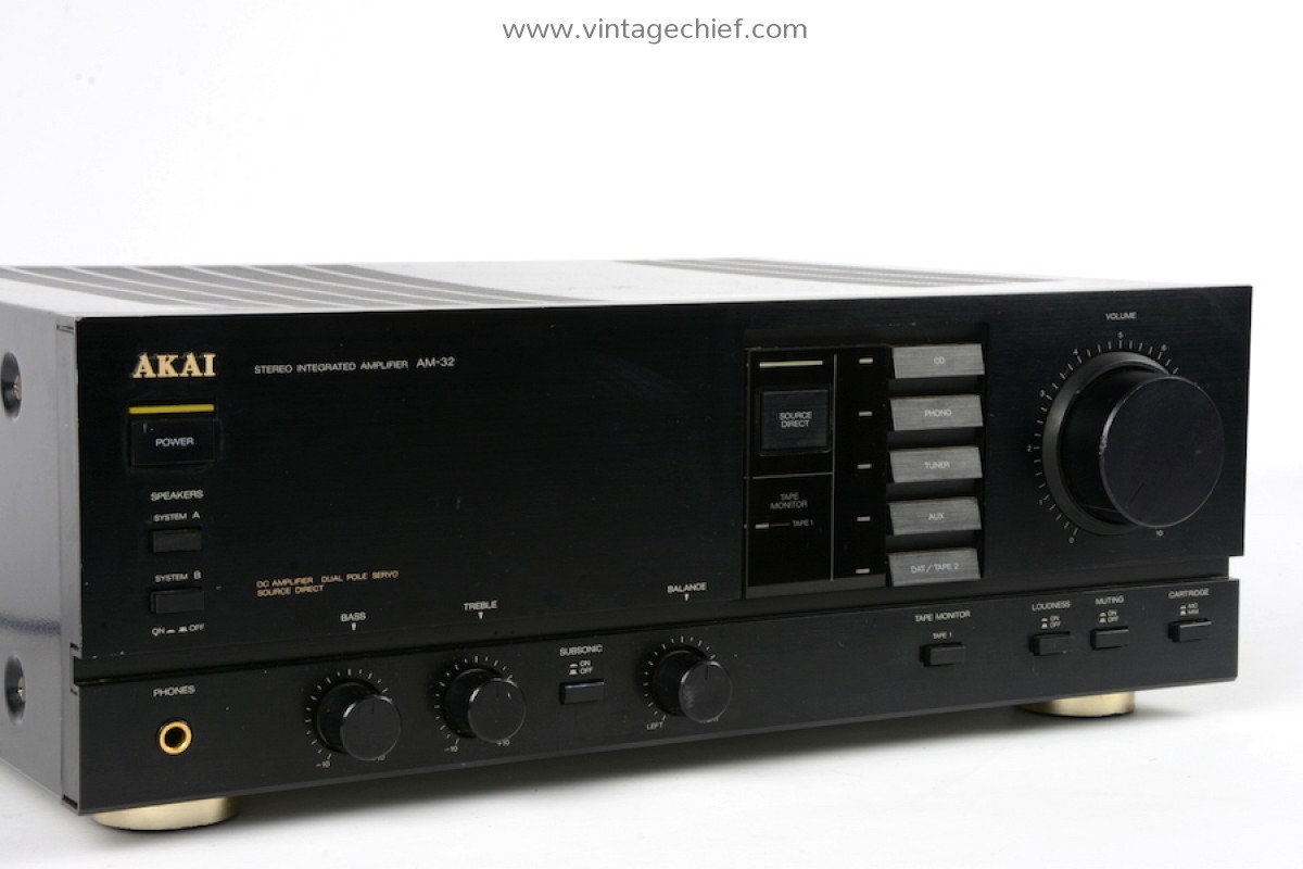 Akai AM-32 Integrated Stereo Amplifier - Phono MM MC