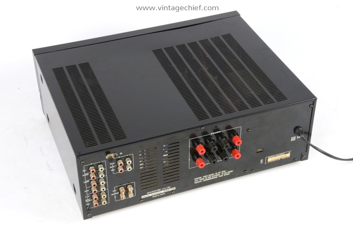 Akai AM-32 Integrated Stereo Amplifier - Phono MM MC
