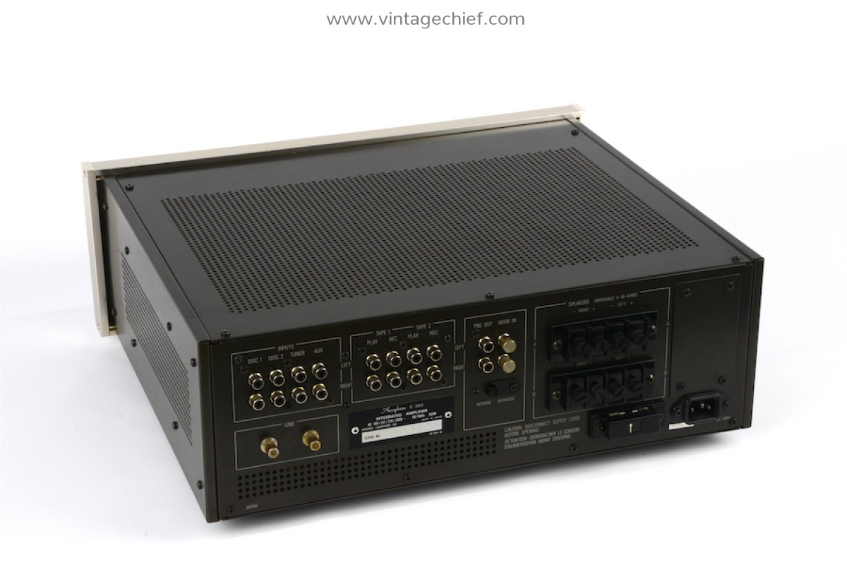 High End Accuphase E-303 Amplifier | 2 x 130 Watt | VU Meters | 2 x ...