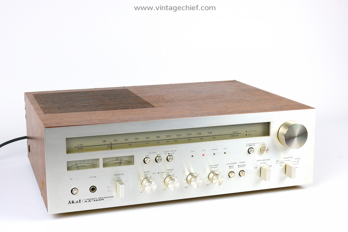 Akai AA-1050 Receiver | Defective | For Parts or Repair | Vintage